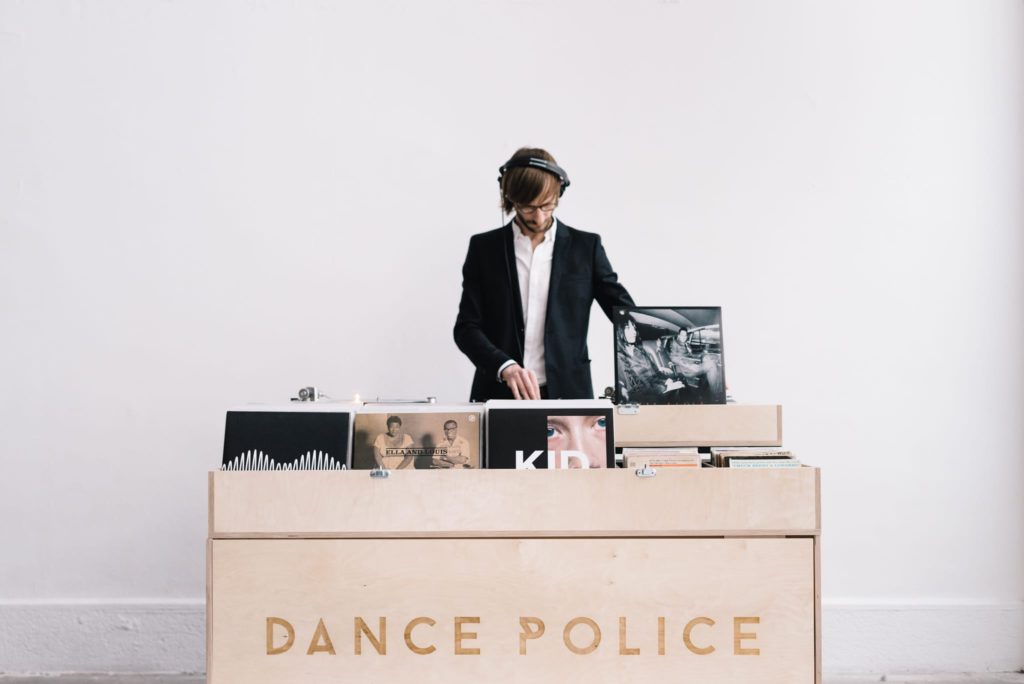 Dance Police - DJ Mariage et évènements - A propos